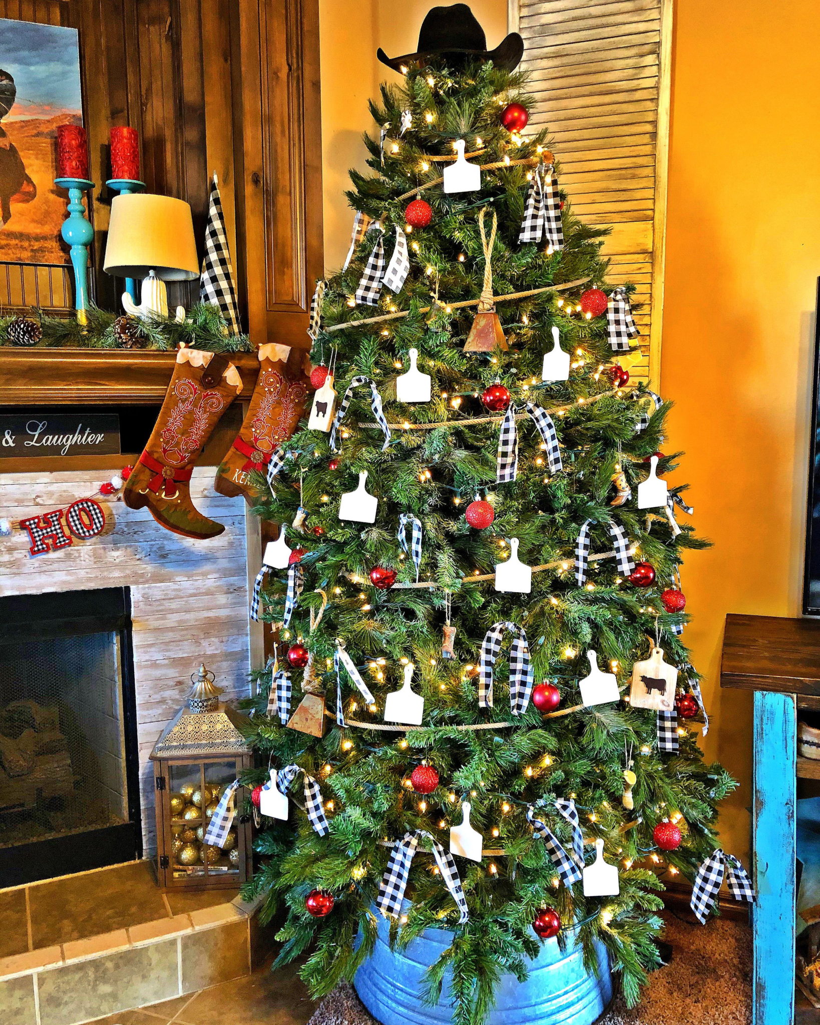 The Best Cowboy Western Christmas Tree Ideas - Everything Country Living