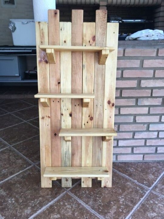 10 Easy Reclaimed Wood Projects (that won’t cost you a thing)